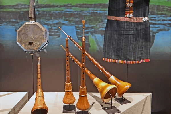 Traditional Vietnamese Musical Instruments | Top 10 Famous Traditional ...